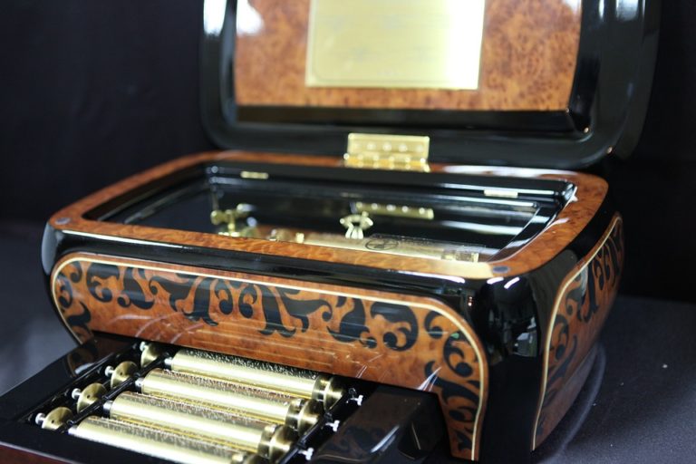 八音盒是什么？八音盒的小知识 - 智慧音乐盒Muro Box